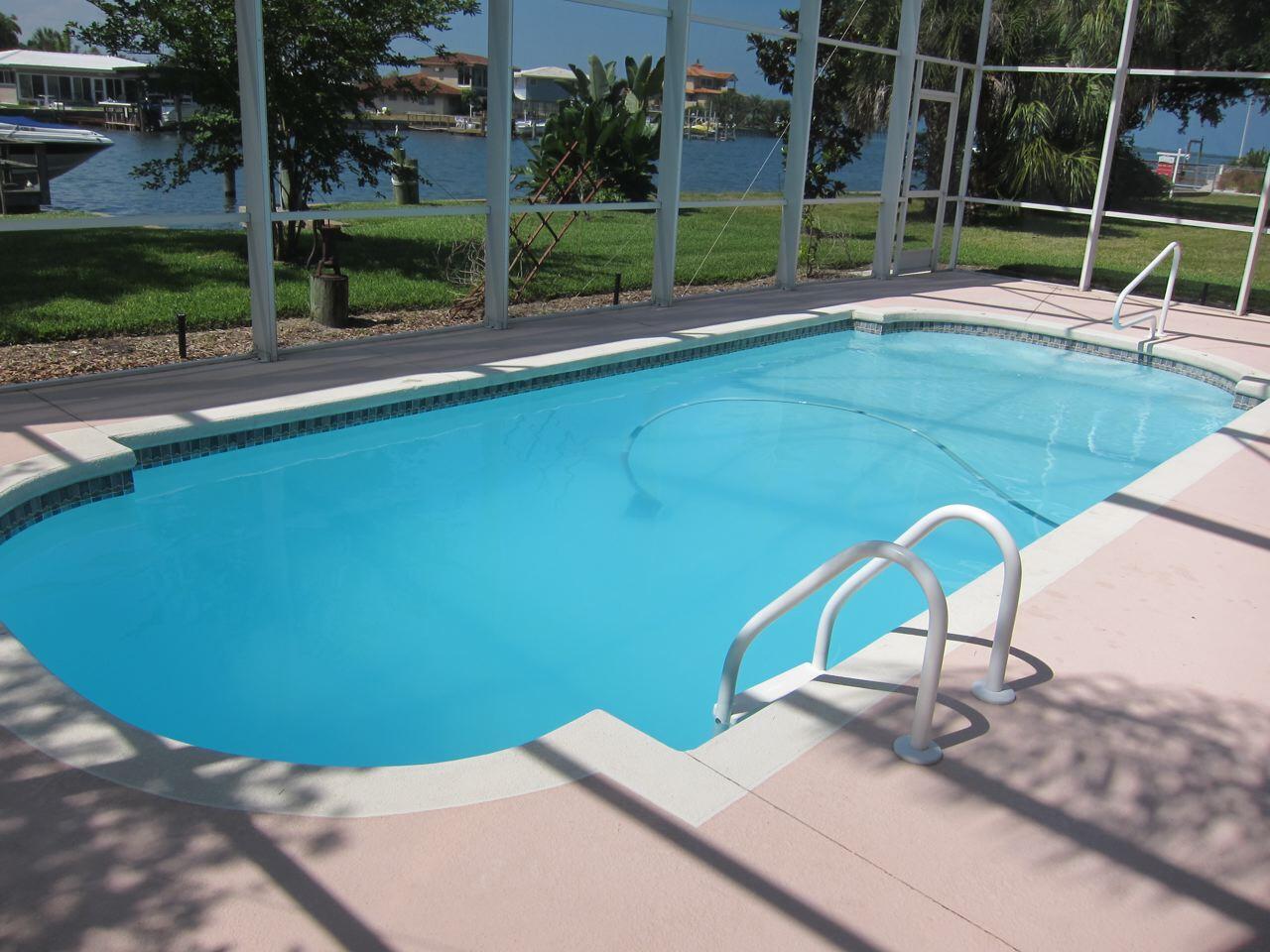 Roman - 13x30x3-6' - Nomad Pools