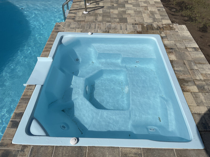 Overflow Spa 6'x7' - Nomad Pools