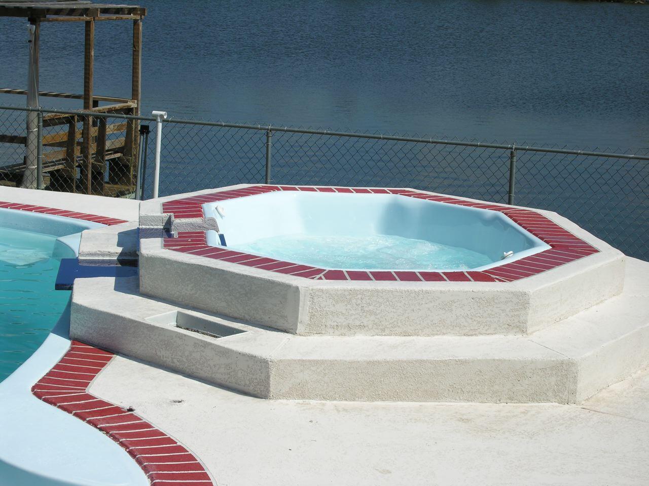 Overflow Spa 5'x7' - Nomad Pools