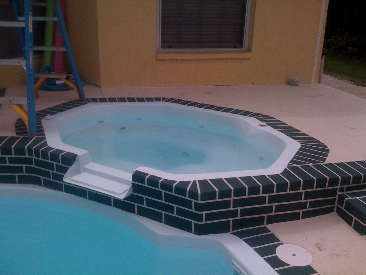 Overflow Spa 5'x7' - Nomad Pools